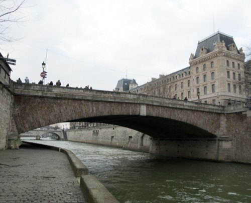 The 35 Bridges of Paris in an Evening – Flocking Somewhere